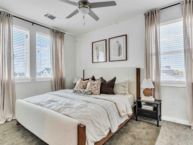 YardHomes® Parkside 2 Bedroom Apartment for Rent at 2850 N Bonnie Brae St, Denton, TX 76207