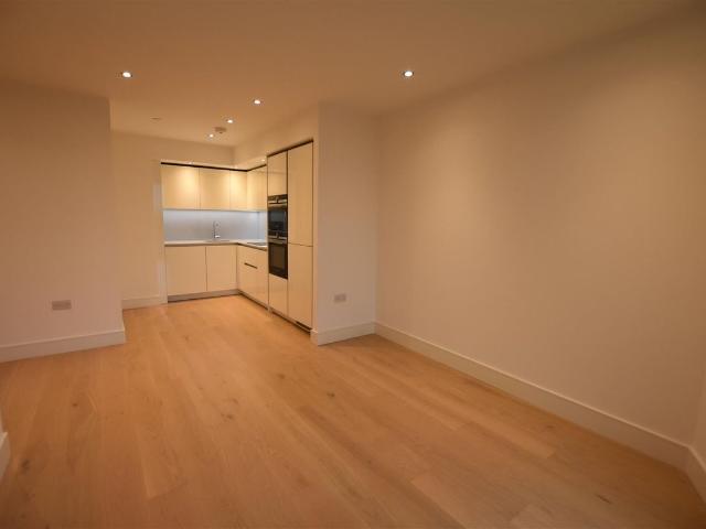 Yardley Court, West Drayton UB7, 1 bed flat to rent, £1,450 pcm | PrimeLocation