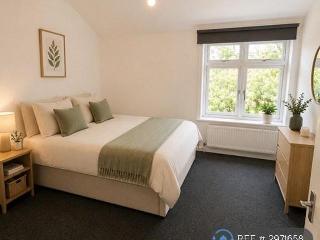 Yarmouth Crescent, Haringey, N17 4 bed semi detached house to rent £3,200 pcm £738 pw