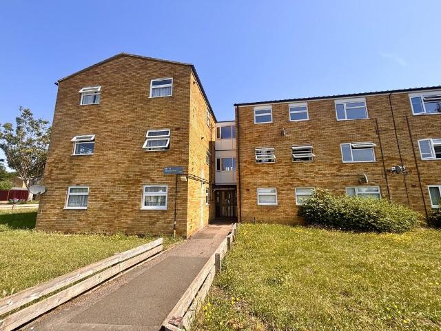 Yarmouth Road, Stevenage 1 bed ground floor flat to rent £1,150 pcm £265 pw