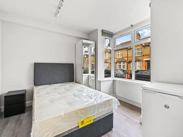 Yarmouth Road, Watford, Hertfordshire WD24, Room to rent, £770 pcm | PrimeLocation