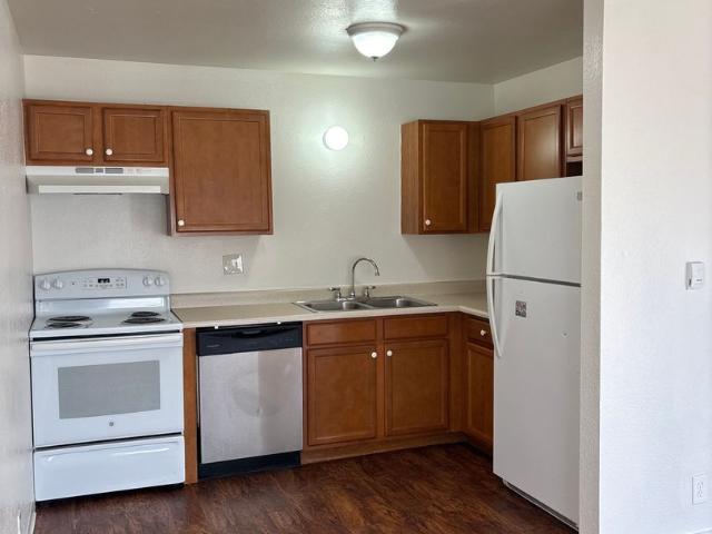 Yarrow Apartments