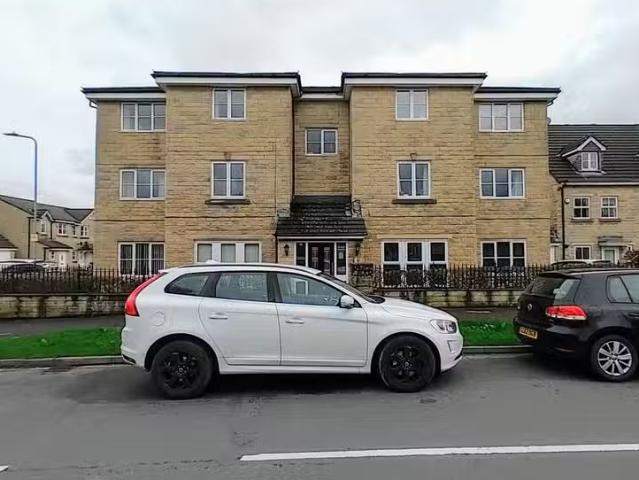 Yateholm Drive, Bradford 2 bed apartment for sale £90,000