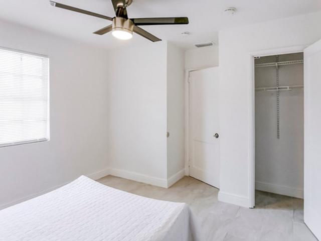 YBOR CITY ! Bus line half block away! Comfortable & homey Tampa home