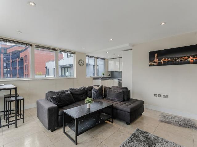 Yeo Street, London E3, 2 bed flat to rent, £2,500 pcm | PrimeLocation