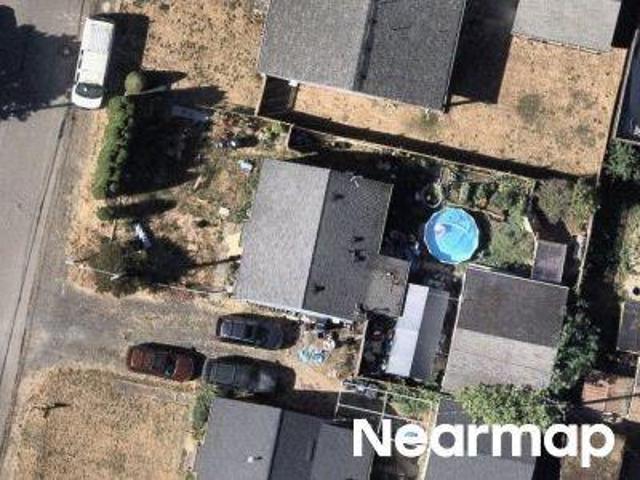 Yeoman Ave