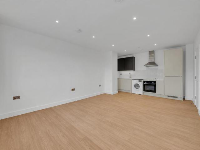 Yeoman House, 63 Croydon Road, London 1 bed flat to rent £1,490 pcm £344 pw