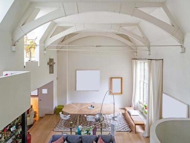 Yeomans Row, London, 4 Bedroom Maisonette
