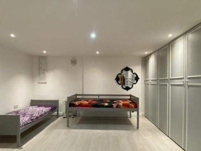 Yeading Avenue, Harrow, Studio Flat For