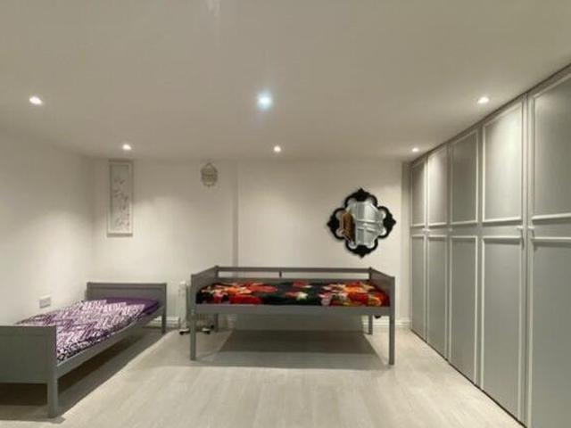 Yeading Avenue, Harrow, Studio Flat For
