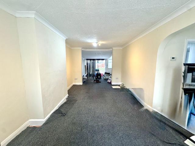Yeading Lane, Hayes UB4, 3 bed semi detached house to rent, £2,300 pcm | PrimeLocation