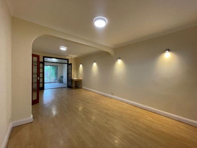 Yeading Lane, Hayes UB4, 4 bed semi detached house to rent, £3,000 pcm | PrimeLocation