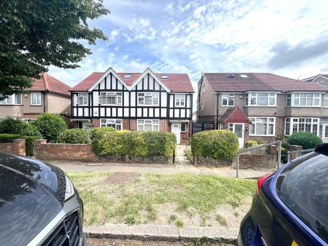 Yeading Lane, Hayes UB4 6 bed semi detached house to rent £5,250 pcm £1,212 pw