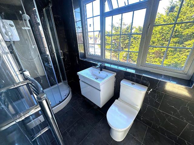 Yeading Lane, Northolt UB5, 3 bed flat to rent, £2,100 pcm | PrimeLocation