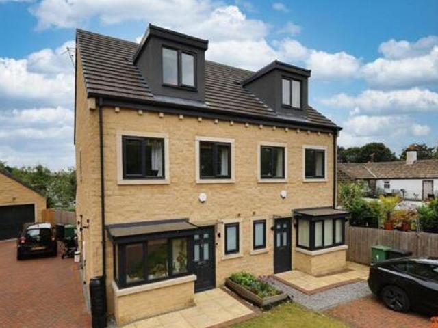 Yeadon, Clahane Drive, Leeds, 4 Bedroom Semi detached