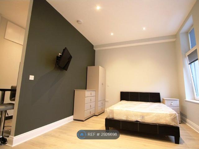 Yelverton Road, Bournemouth BH1, Studio to rent, £865 pcm | PrimeLocation