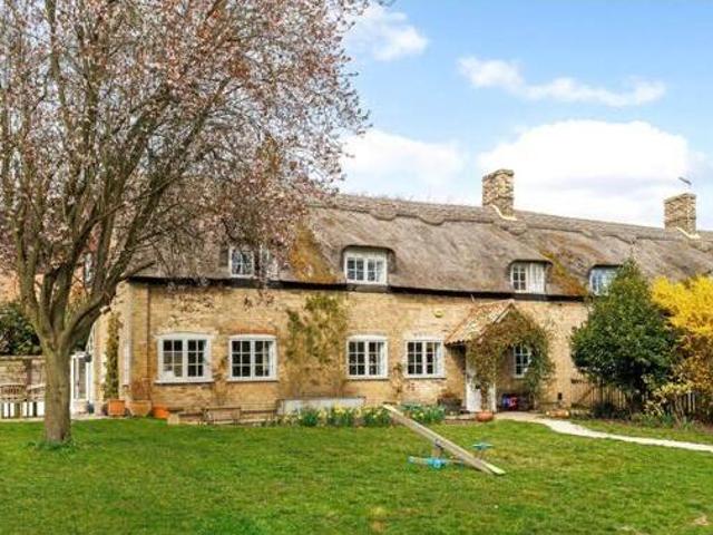 Yelling, High Street, St. Neots, 4 Bedroom Semi detached