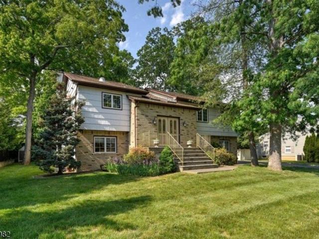 Yellow Brick Rd, Wayne, Home For Sale