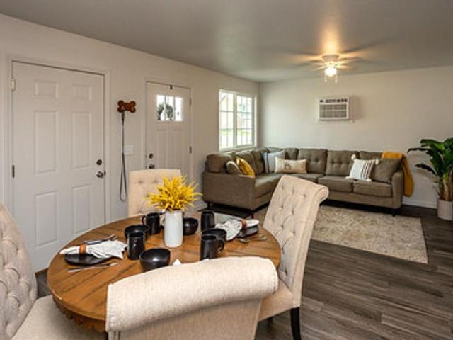 Yellowbanks 3 Bedroom Apartment for Rent at 5756 Basswood Ln, Pleasant Hill, IA 50327