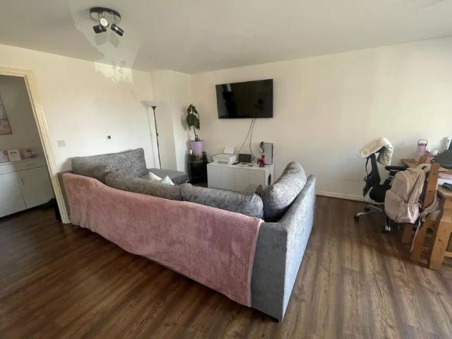Yersin Court