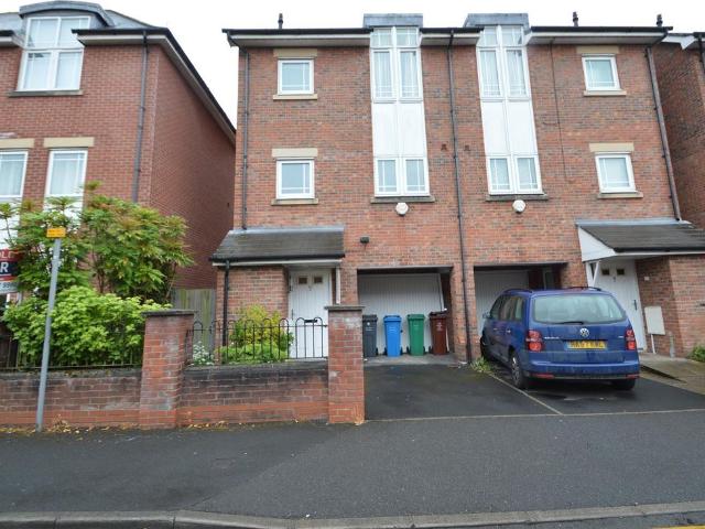 Yew Street, Hulme, Manchester M15, 4 bed property to rent, £2,200 pcm | PrimeLocation