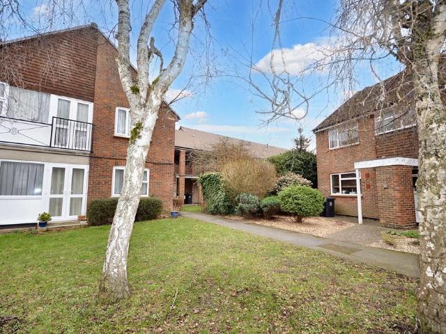 Yew Tree Close, Beaconsfield HP9 1 bed apartment to rent £1,150 pcm £265 pw