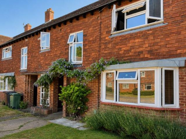 Yew Tree Drive, Guildford, Surrey, GU1