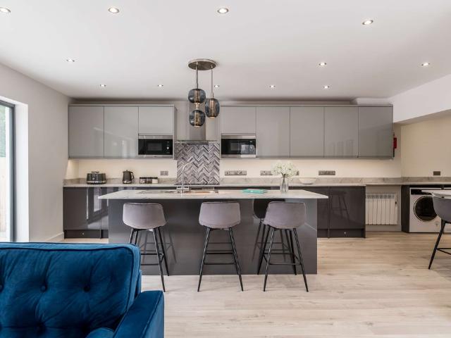 Yewdale Avenue Room 5