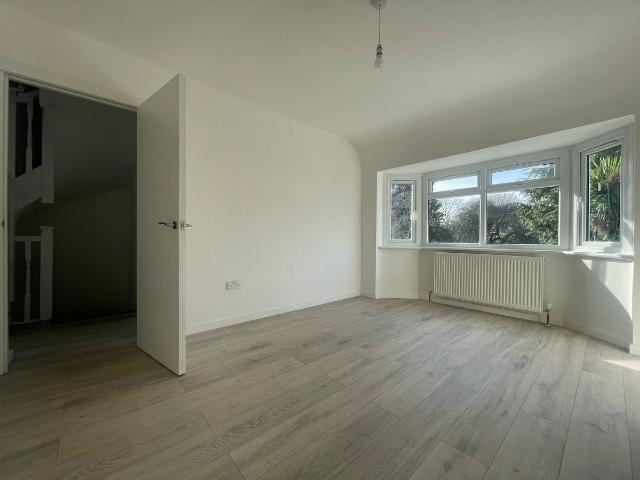 Yewfield Road, London NW10, 4 bed semi detached house to rent, £3,600 pcm | PrimeLocation