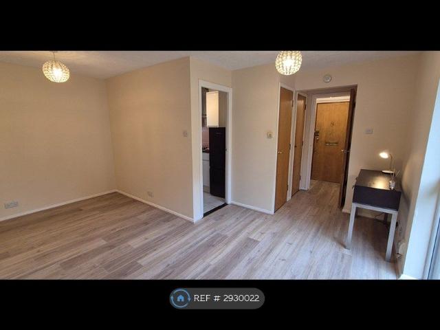 Yiewsley, West Drayton UB7, Studio to rent, £1,195 pcm | PrimeLocation
