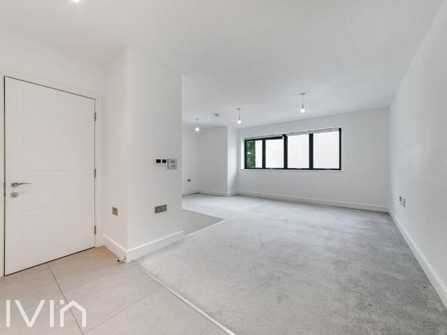 Yohanne House, 79A Lansdowne Road, Croydon CR0, Studio to rent, £1,200 pcm | PrimeLocation