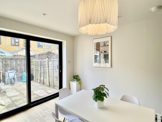 YoLiving Aldgate East Room 1