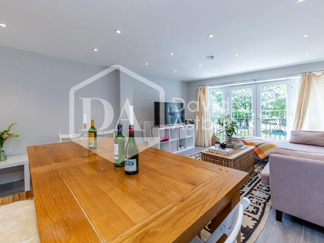 York Mews, Kentish Town, London NW5, 3 bed flat to rent, £3,900 pcm | PrimeLocation