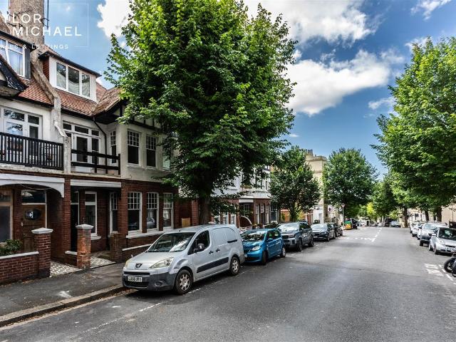 York Avenue, Hove BN3, Studio to rent, £900 pcm | PrimeLocation