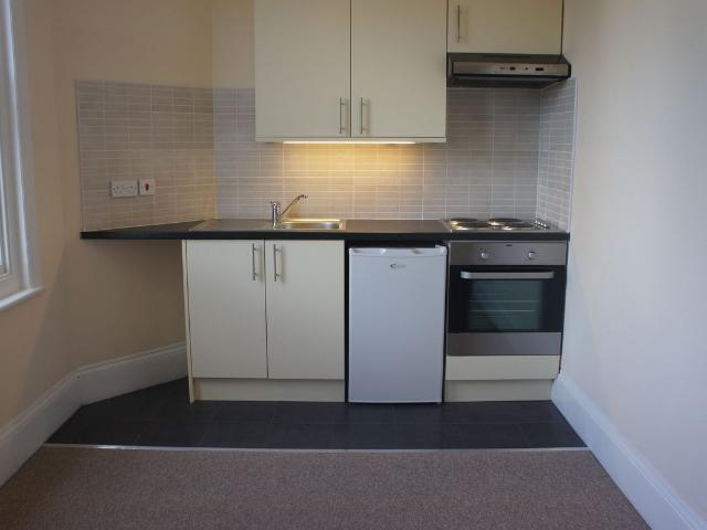 York Avenue, Hove BN3, Studio to rent, £1,025 pcm | PrimeLocation
