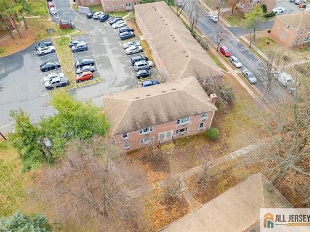 York Dr Apt A, Edison, Property For Sale