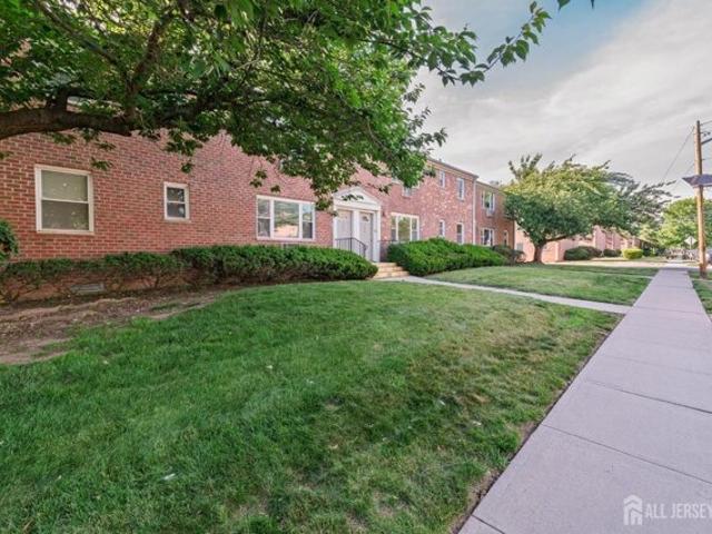 York Dr Apt A, Edison, Property For Sale