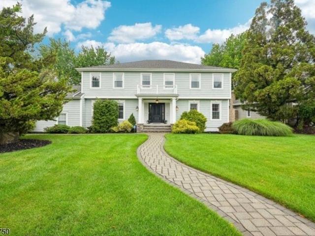 York Pl, North Caldwell, Home For Sale