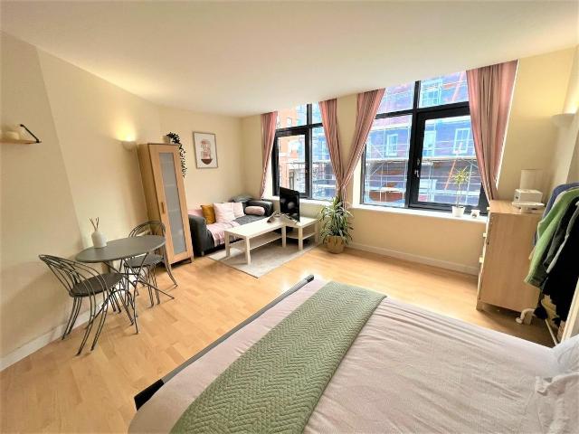 York Place, Leeds LS1, Studio to rent, £795 pcm | PrimeLocation