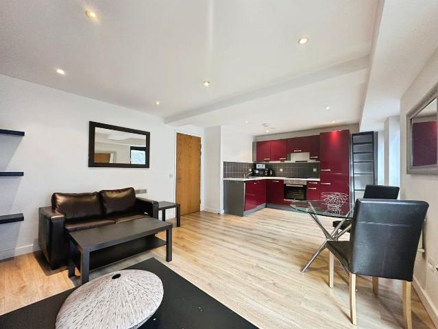 York Place, Leeds, West Yorkshire LS1, 2 bed flat to rent, £1,050 pcm | PrimeLocation