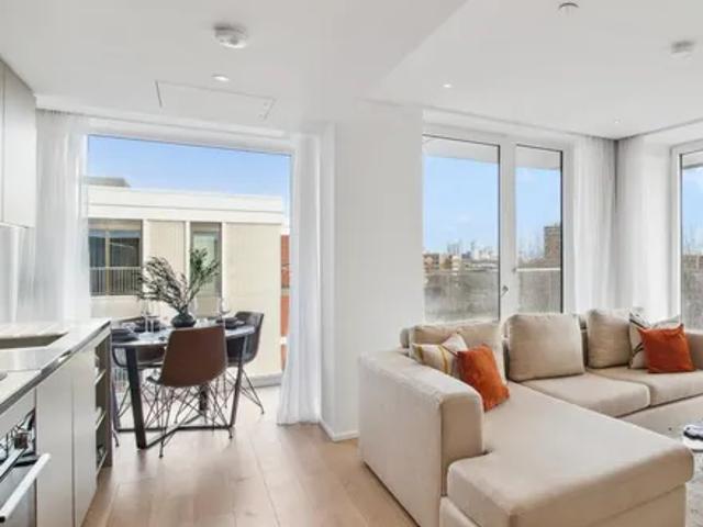 York Place, London, SW11 3TX, United Kingdom | 2 bed apartment for rent #138261629 | Rentberry