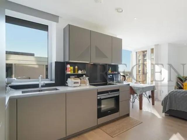 York Place, London, SW11 3TX, United Kingdom | 2 bed apartment for rent #139402516 | Rentberry
