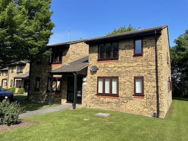 York Rise, Orpington BR6, Studio to rent, £1,250 pcm | PrimeLocation