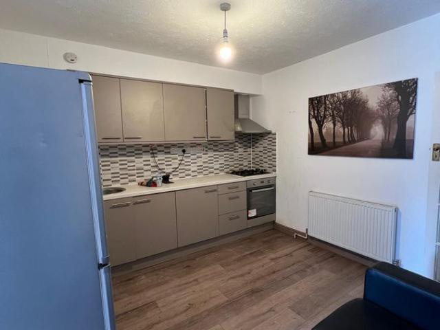 York Road, Chingford E4, 2 bed flat to rent, £2,300 pcm | PrimeLocation