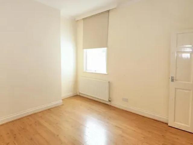York Road, Bowes Park, London, N11 2TH, United Kingdom | Room for rent #128992653 | Rentberry