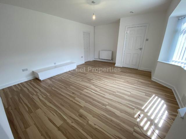 York Road, Droylsden M43, 4 bed property to rent, £1,350 pcm | PrimeLocation