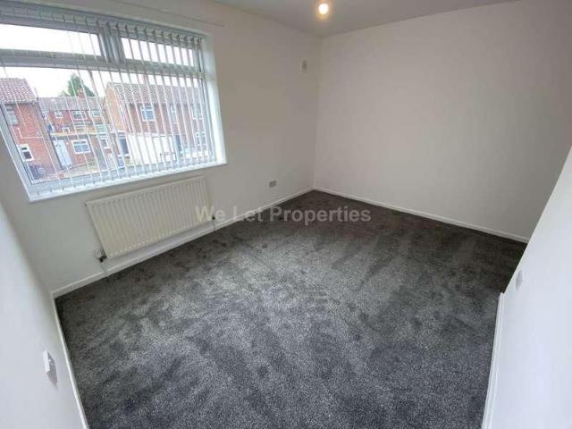 York Road, Droylsden, M43