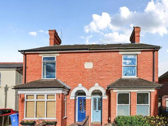 York Road, Farnborough, 3 Bedroom Semi detached
