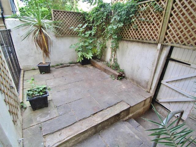 York Road, Hove 1 bed flat to rent £1,375 pcm £317 pw