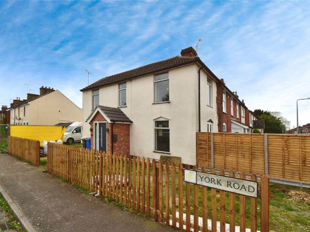 York Road, Ipswich, Suffolk IP3, 2 bed end terrace house to rent, £1,150 pcm | PrimeLocation